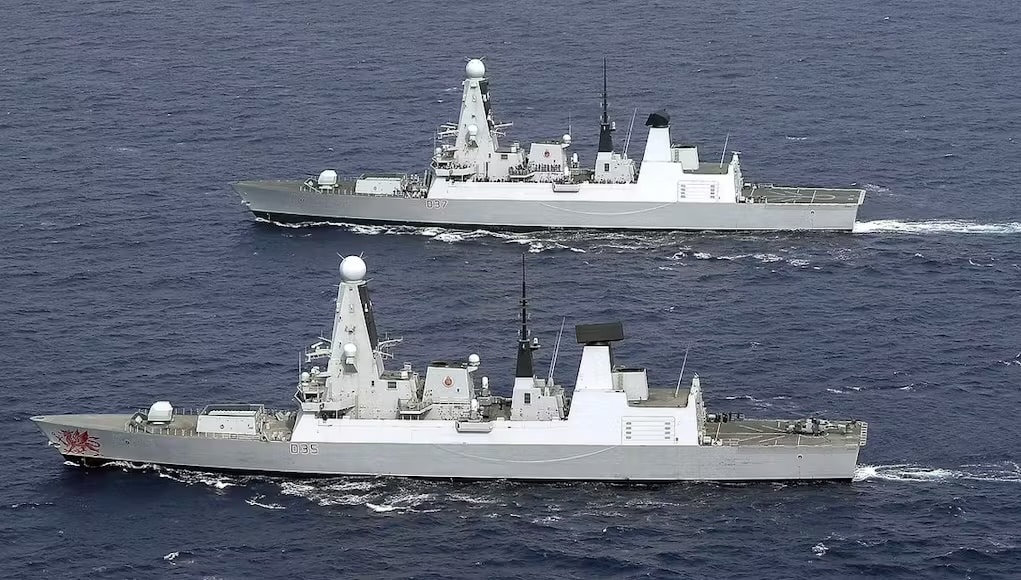 Le premier des destroyers Type 45 de la Royal Navy reçoit ses 24 ...